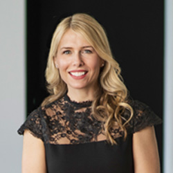 Elizabeth August - Chicago Agent Magazine