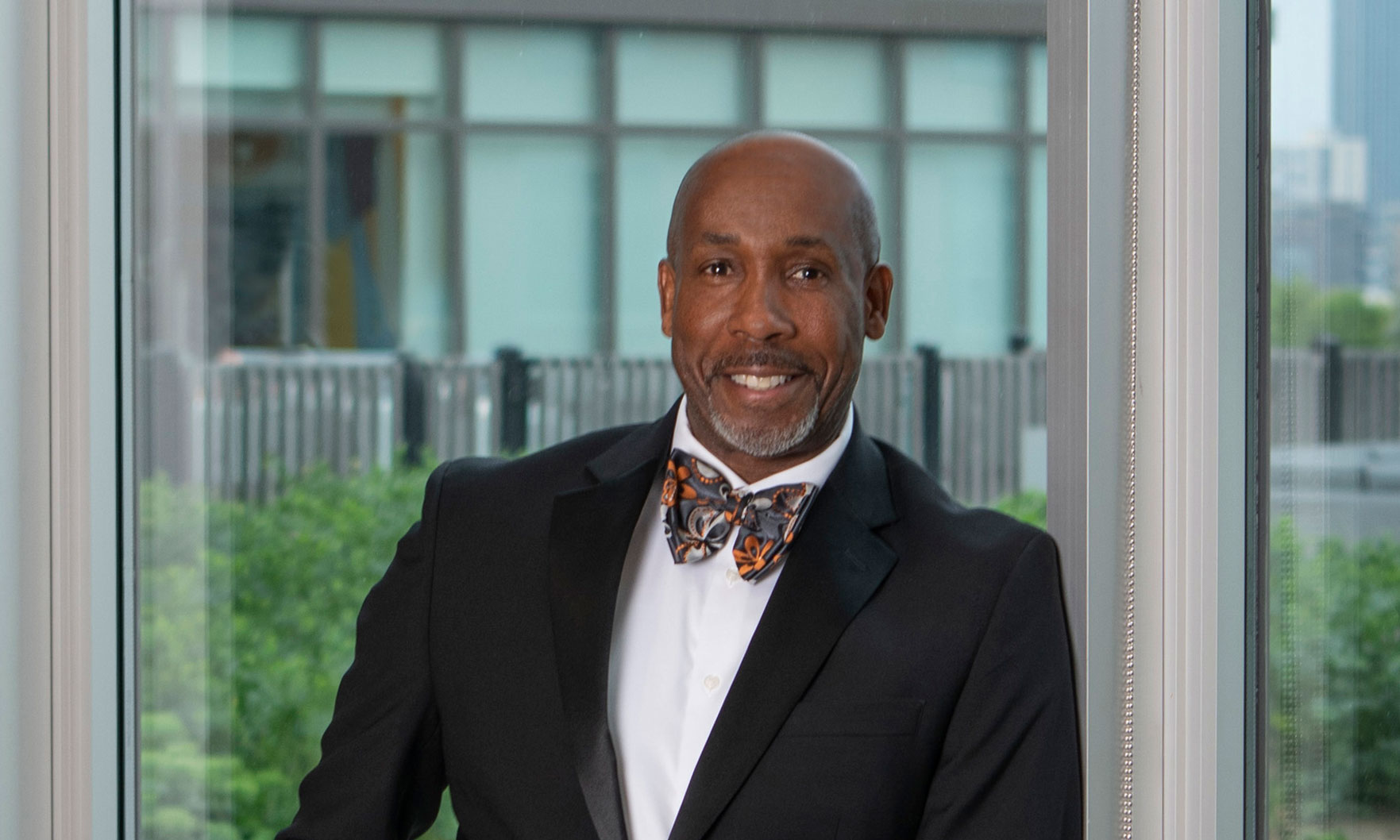 Lamont Ellebb - Chicago Agent Magazine