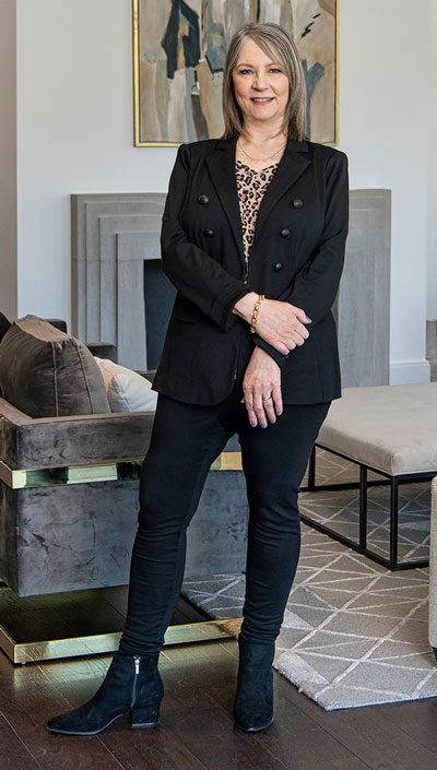 Laura Lindgren - Chicago Agent Magazine