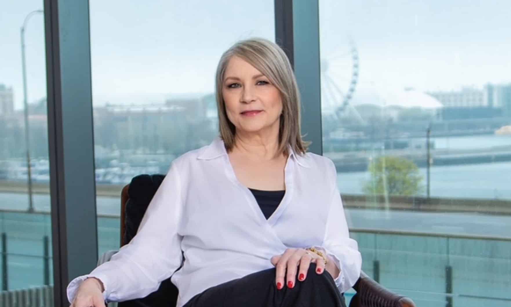 Laura Lindgren - Chicago Agent Magazine