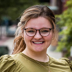 Katie-Headshot-AP - Atlanta Agent Magazine